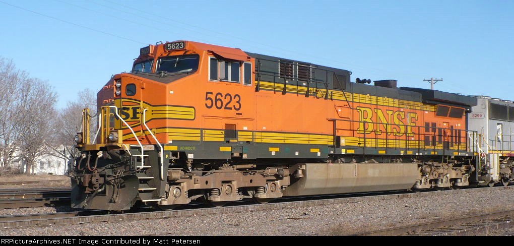 BNSF 5623